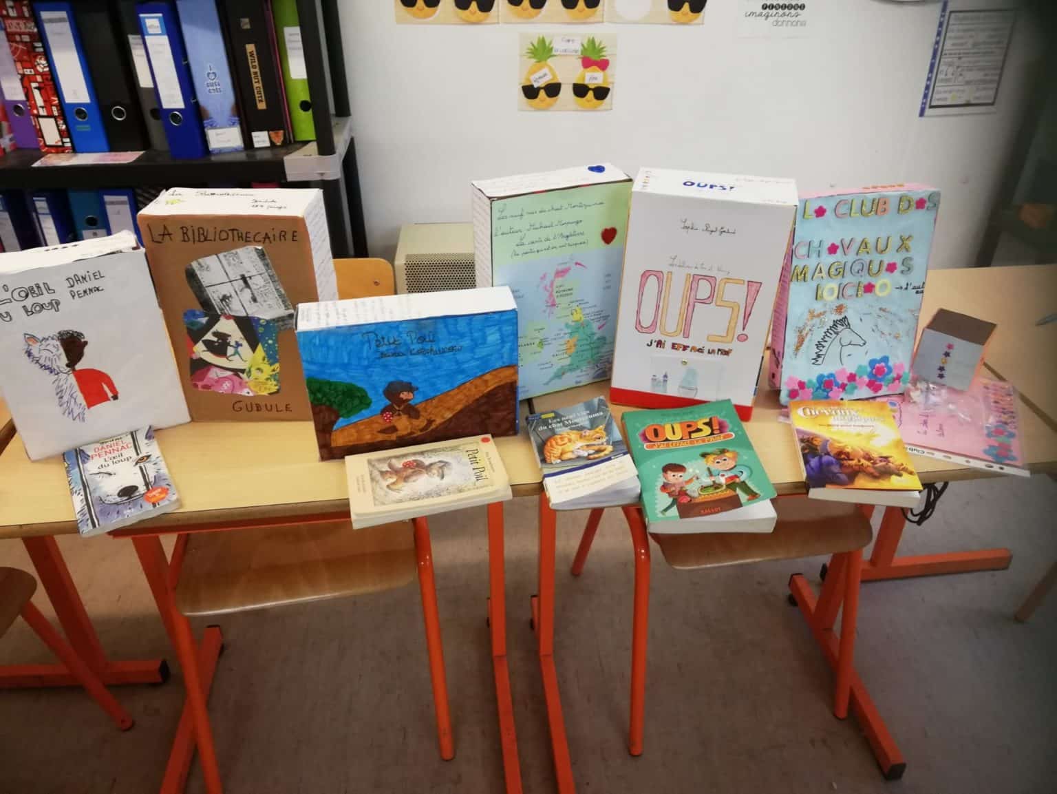 Présentation originale d'un livre au choix devant la classe ...